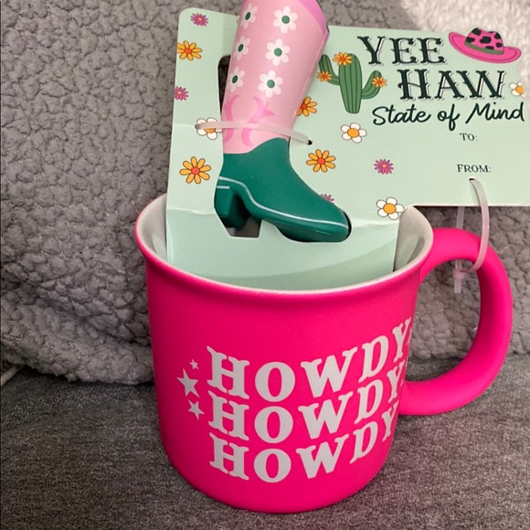 Dining | Pink Howdy Mug With Boot Decor | Poshmark